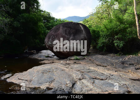 Adukamm Waterfalls and The Pambar River Stock Photo - Alamy