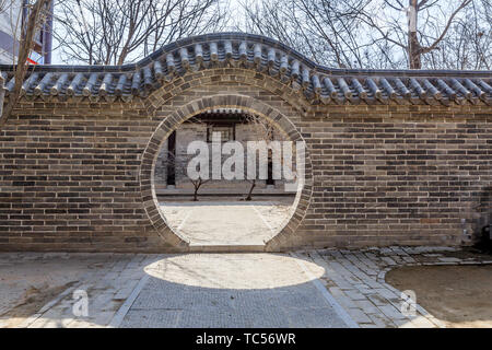 Classical garden moonlight gate, photographed in the Lion Tower Scenic ...