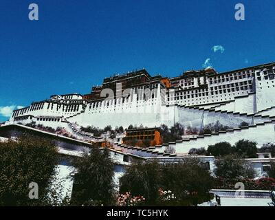 la la dala, lhasa Stock Photo - Alamy