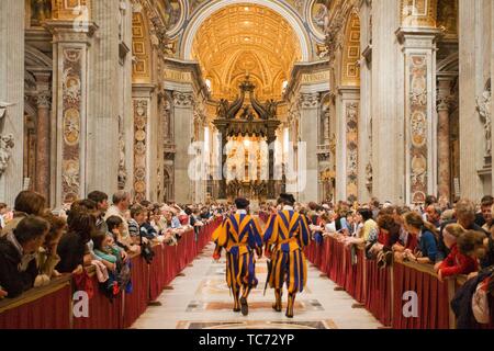 Rome: The Papal Swiss Guard in Vatican City Soldier in exercise uniform ...
