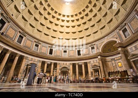 Interior oculus dome in Pantheon, Rome, Italy Stock Photo - Alamy