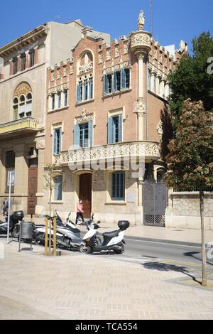 Casa Rull, Reus, Spain Art Nouveau building by Lluís Domènech i ...