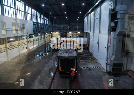 Waste bunker in a waste-to-energy plant Stock Photo - Alamy