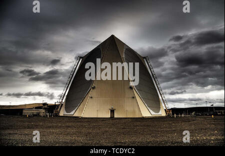 Early warning radar system Stock Photo - Alamy