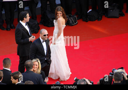 Kelly Brook & Billy Zane Film: Three; 3; Survival Island (2005 ...