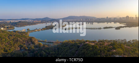 Panoramic view of Li Lake, Wuxi Stock Photo - Alamy