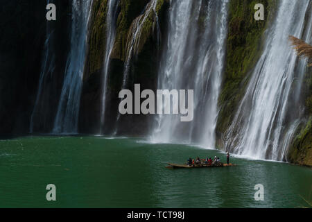 Kowloon Falls, Luoping, Yunnan, Shenlong Falls Stock Photo - Alamy