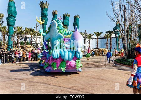 Shanghai Haichang Ocean Park float parade Stock Photo - Alamy