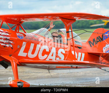 Mike Wiskus in the Lucas Oil Pitts at Orlando Air Show Stock Photo - Alamy