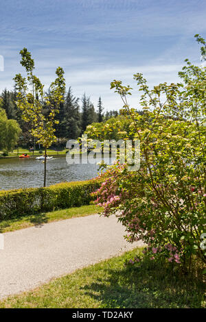 Lake in park in Sandanski, Bulgaria Stock Photo - Alamy