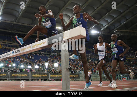 Benjamin KIGEN (KEN) skips the obstacle 3000m Steeplechase Men Roma 06 ...