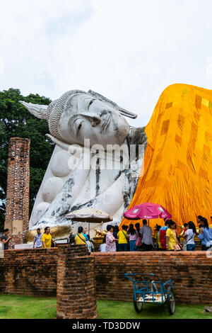 Wat Khun Inthapramun temple with reclining buddha, in Ang Thong ...