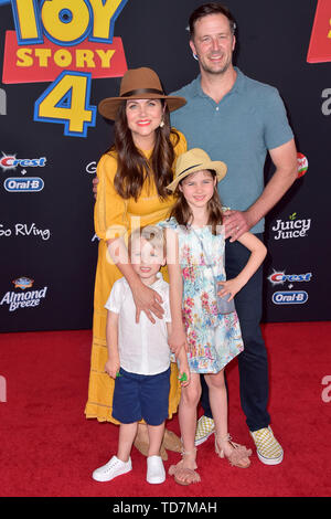 Tiffani Thiessen 06/11/2019 “Toy Story 4” Premiere held at the El ...