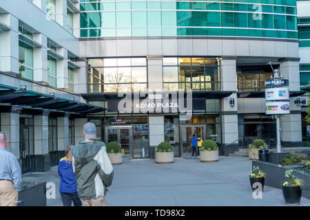 Famous Komo Plaza in Seattle - the building of Greys Anatomy - SEATTLE ...