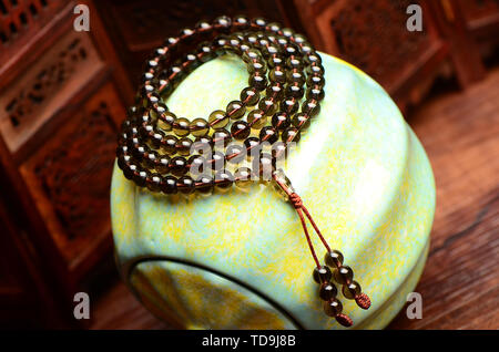 Tea crystal crystal crystal bracelet necklace Stock Photo - Alamy