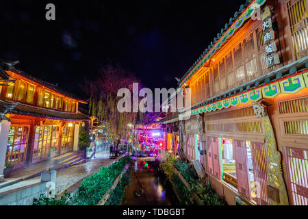 Night view of Dayan ancient town, Lijiang, Yunnan Stock Photo - Alamy