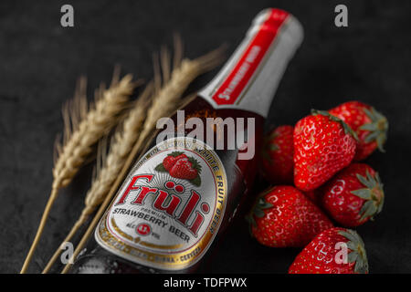 Strawberry beer in the Belgian beer kingdom, women's taste, low degree ...