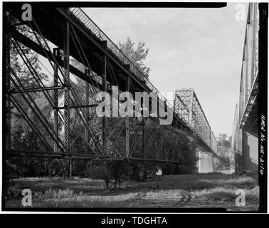NORTHWEST WEB OF DECK TRUSS; VIEW TO NORTHEAST - Nebraska City Bridge ...
