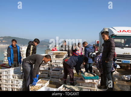 Fenghua fishing village Stock Photo - Alamy