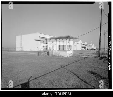 NORTHEAST VIEW SETTING - Selfridge Field, Building No. 1041, West of E ...