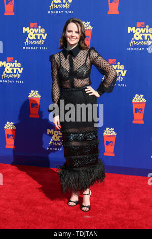 LOS ANGELES - JUN 15: Sarah Ramos, Aubrey Plaza at the 2019 MTV Movie ...