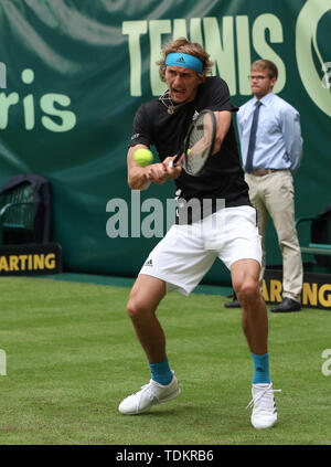 Halle, Germany. 17th June, 2019. Tennis: ATP-Tour singles, men, 1st ...