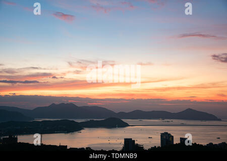 Sunrise in the Dadong Sea in Sanya Stock Photo - Alamy