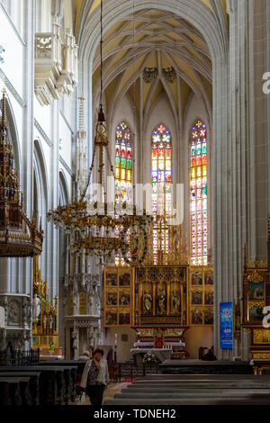 Kosice (Kaschau): St. Elisabeth's Cathedral, main square Hlavna in ...