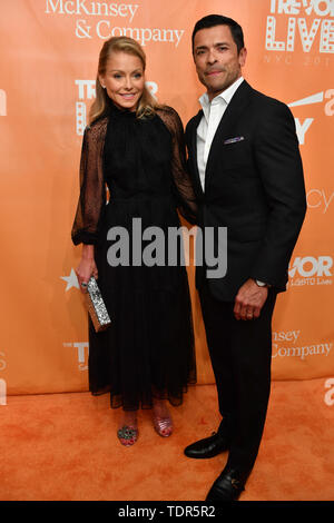 Kelly Ripa and Mark Consuelos attend the Tony Awards at Radio City Hall ...