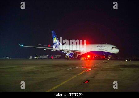 (190618) -- KIGALI, June 18, 2019 (Xinhua) -- CEO of RwandAir Yvonne ...