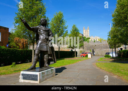 King Ethelbert of Kent Statue, Canterbury Cathedral, Kent, England ...