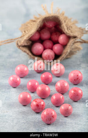 Pink Candy Chickpeas; Roasted chickpeas covered in chocolate, fruit ...