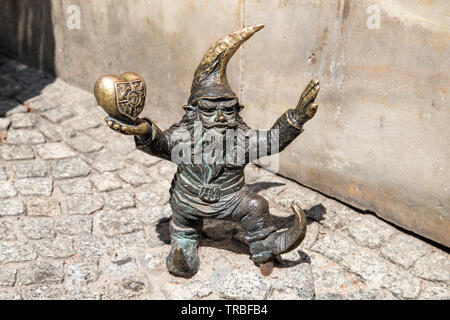 bronze dwarfs gnomes sculpture, symbol of Wroclaw city, Poland Stock ...