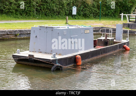 Narrowboat tiller rudder Stock Photo: 310755511 - Alamy