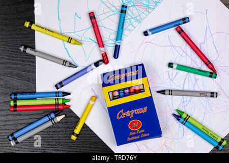A box of generic wax crayons Stock Photo - Alamy