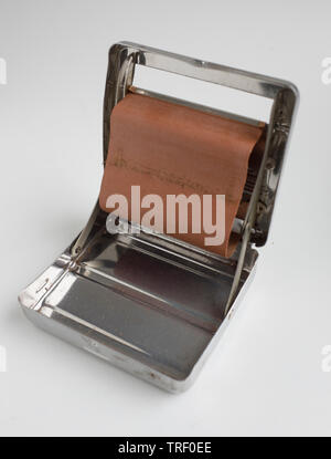 Vintage Rizla Cigarette Rolling Machine Stock Photo - Alamy