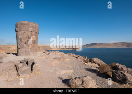 Impressive view of lake Umayo, Sillustani archeological site, Puno ...