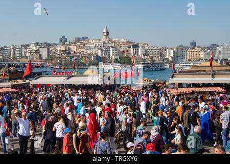 Istanbul crowd at second day feast ramadan festival, eid ul-fitr Stock ...