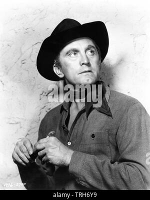 KIRK DOUGLAS 1955 Portrait publicity for Universal - International ...