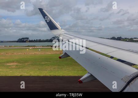 Left wing tip, winglet, aircraft, Airbus, A, A320, A321, clouds, over ...