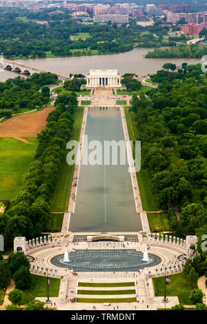 The Lincoln Memorial Reflecting Pool And The Lincoln Memorial Are Seen The Lincoln Memorial Reflecting Pool And The Lincoln Memorial Are Seen