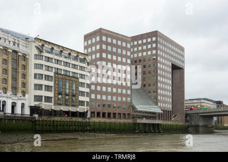 London Bridge Hospital and the One London Bridge office development ...