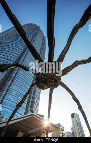 The Spider Sculpture outside Mori building in Roppongi Hills in Tokyo ...