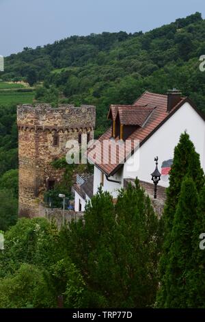 A view of Neuleiningen, a town in the Rhineland of Germany Stock Photo ...