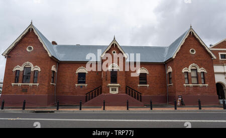 The Tenterfield School of Arts is a heritage-listed former school of ...