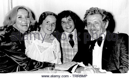 Jerry Stiller, Amy Stiller, Ben Stiller and Anne Meara Jerry Stiller ...