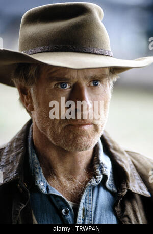 AN UNFINISHED LIFE 2005 Miramax Films production with from left: Robert ...