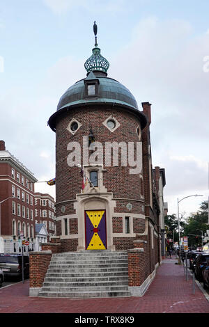Harvard Lampoon Building Cambridge Boston MA Stock Photo - Alamy