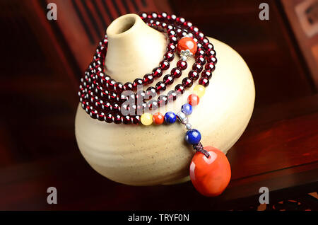 Southern red agate pendant garnet crystal bracelet necklace wool chain ...