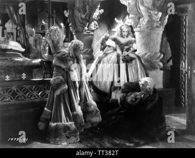 THE SCARLET EMPRESS, Louise Dresser, Sam Jaffe, 1934 Stock Photo - Alamy